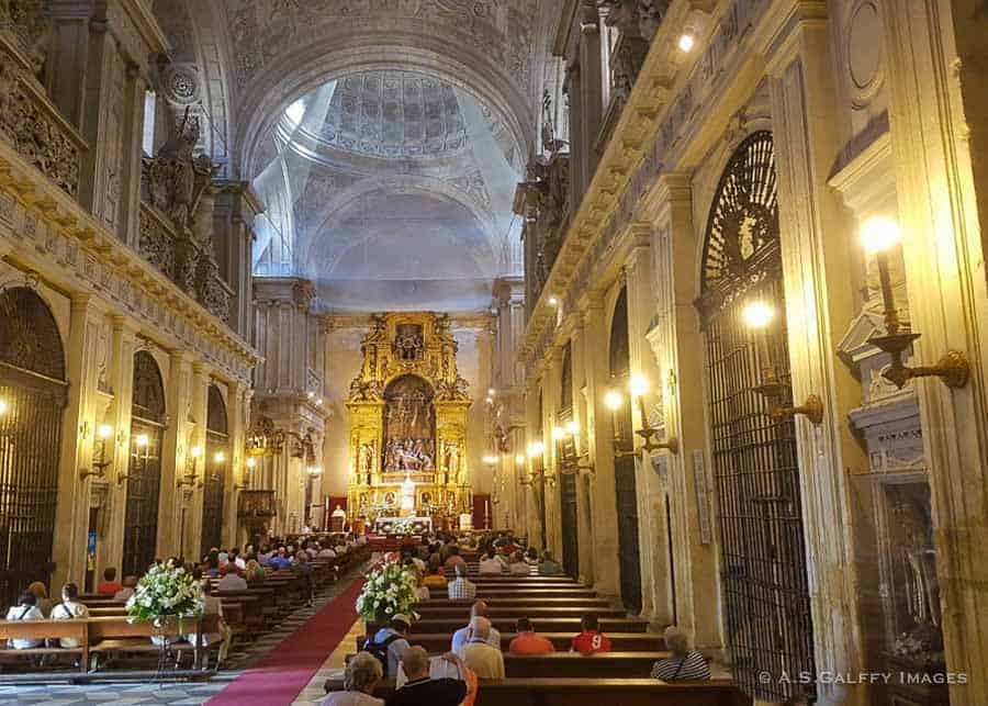 Viiting the Cathedral of Seville - All You Should Know Before You Go
